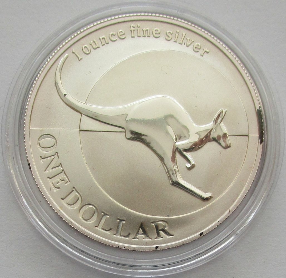 Australia 1 Dollar 2004 Kangaroo 1 Oz Silver - Mago-Muenzen, 59,00